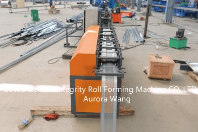 Cina Macchina d'acciaio galvanizzata dello sportello del rullo per la costruzione degli impianti industriali in vendita