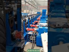 Gegalvaniseerd van de de Machinew Straal van de Wegvangrail de Vangrailbroodje die Machine vormen