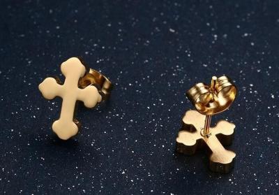 China Pendientes piercing personalizados del perno prisionero de la cruz del acero inoxidable de la joyería del cuerpo para las mujeres en venta