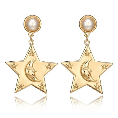 China Pendiente exagerado personalidad del perno prisionero de la perla de la luna de la estrella para la mujer en venta