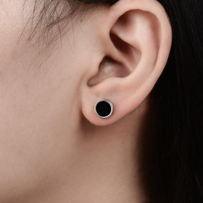 China Los pendientes redondos unilaterales del perno prisionero del estilo de la pesa de gimnasia del aceite de acero Titanium para el amante de los hombres de las mujeres juntan los regalos de la joyería 6mm-12m m en venta