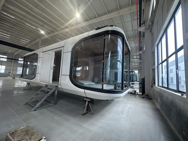 Quality Luxury Mobile Hotel Home Stay Resort Building Prefab Vessel Capsule Cabin for sale