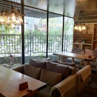 China Modern Design Style Luxury Container House with Online Technical Support for sale