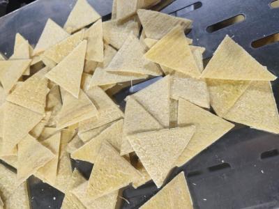 Cina Macchine per la produzione di Doritos di grande capacità Macchina per la produzione di patatine fritte Doritos automatiche in vendita