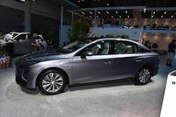 Quality Petrol Or Electric Fuel 2024 Hongqi Eqm5 Car Black Color Efficient Seat for sale