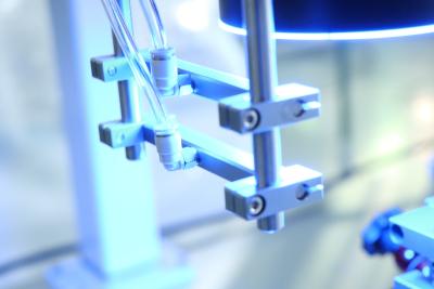 China Máquina de soldadura por láser automática de plataforma de cuatro ejes con batería de litio en venta