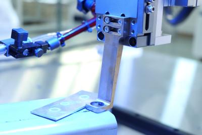 Cina Saldatura dei connettori della macchina di saldatura a laser a batteria quadrata in vendita