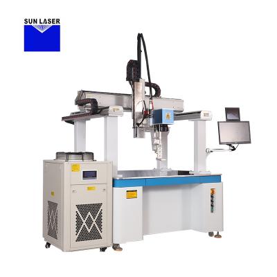 China Máquina de soldadura por láser de fibra continua de 4 ejes 6000W con enfriador para módulo de batería de litio en venta
