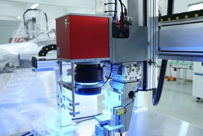 Cina Macchina di saldatura laser a fibra Raycus completamente automatica 1000W 2000W con sistema di raffreddamento ad acqua esterno in vendita