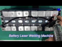 Saldatura automatica a batteria a laser raffreddata ad acqua da 4000w per saldatura cilindrica a batteria al litio
