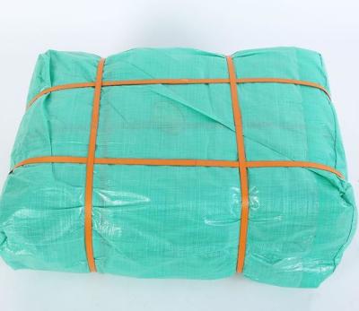 Cina Strato sottoposto agli UV verde della tela cerata del PE 50gsm-300gsm per la copertura del camion in vendita