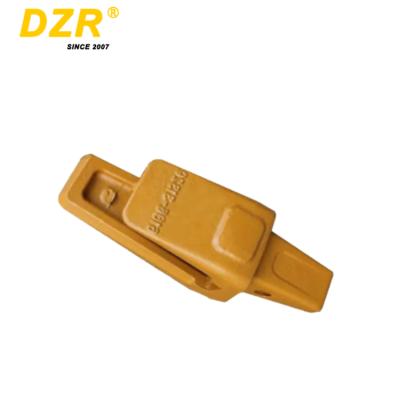 中国 高強度耐摩耗性 61q6-31320 油圧ショベル用ヘビーデューティーバケット歯アダプター Hyundai R220 用 販売のため