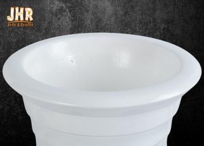 Cina Altezza lucida di bianco 82CM della tromba di Polyresin di nozze del centro del vaso moderno della Tabella in vendita