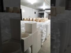 Vasos brancos lustrosos clássicos da tabela da peça central do casamento dos plantadores da urna da fibra de vidro