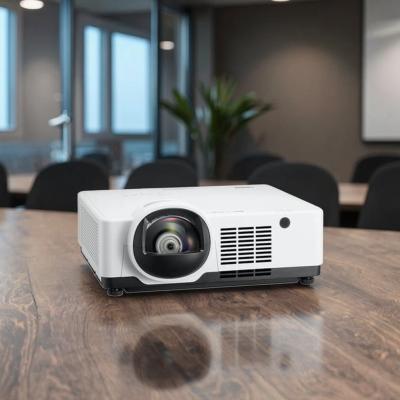 Cina 6000 lumen WUXGA 3LCD Laser Short Throw Projector per un'esperienza di proiezione immersiva in vendita