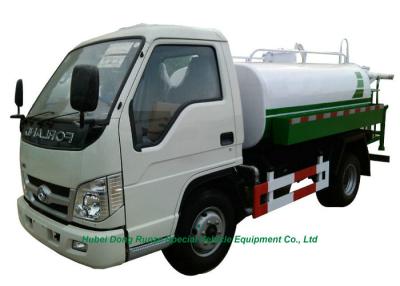 China De Vrachtwagen van Bowser van het Folrand4000l Water met de Sproeier van de Waterpomp voor Waterlevering en Nevel Te koop