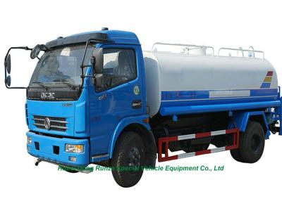 China DFA-het Water Vloeibare Tankwagen 6000L van de Wegwas met de Sproeier van de Waterpomp voor Levering Te koop