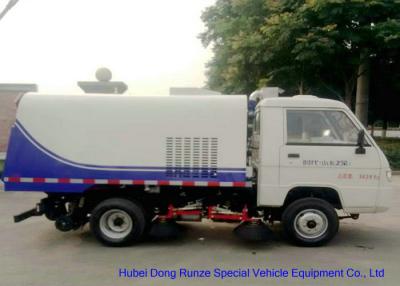 China Foton Mini Road Sweeper Truck , Mechanical Street Sweeper With 4 Brushes 2 Cbm Trash for sale