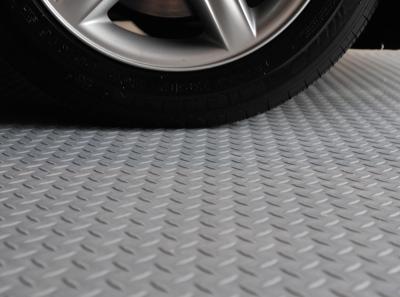 China Interlocking PVC Mats/Tiles indoor mats widely used in Car Washing room , Garage for sale