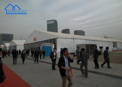 Cina Factory Good Price Aluminum Alloy Customize A-Shape Luxury Clear Roof Wedding Tents in vendita