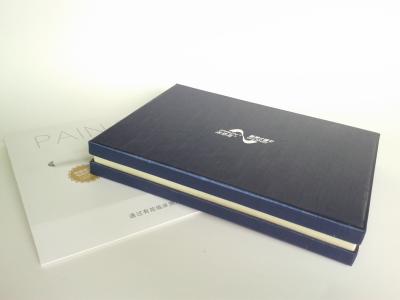 中国 ふた、化粧品のための流行の印刷された堅い板紙表紙箱が付いている注文のギフトの包装箱 販売のため