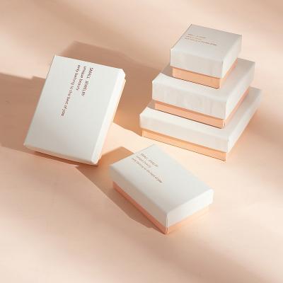 China Modern Design Jewelry Packaging Box Customized Logo Necklace Jewelry Box for sale