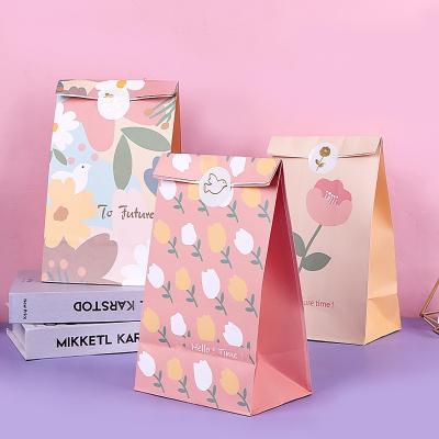 China Custom gift bag Valentine's Day birthday gift bag Kraft paper bag Birthday gift packaging bag Storage paper bag for sale