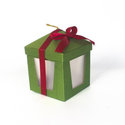 中国 カスタマイズされた天および地球は赤い緑の弓ギフト用の箱のクリスマスのギフトの包装箱をカバーする 販売のため