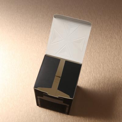 中国 カラースクエアギフトボックス カスタム紙箱 折りたたむカラーボックス カスタム印刷白紙箱 販売のため