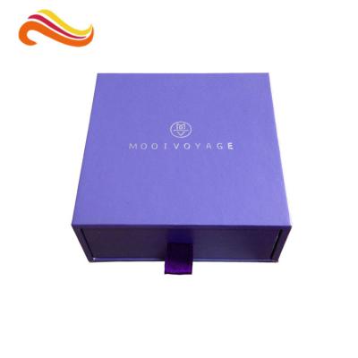 Cina Su ordinazione eleganti rigidi online professionali dei contenitori di regalo svuotano per gioielli in vendita