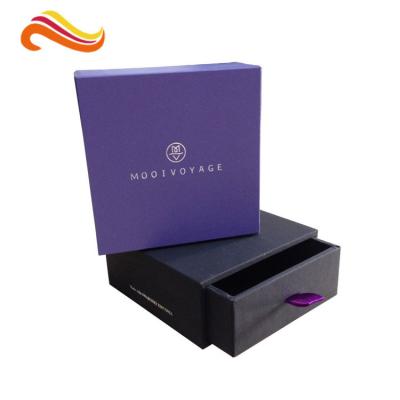 Cina Su ordinazione eleganti rigidi online professionali dei contenitori di regalo svuotano per gioielli in vendita