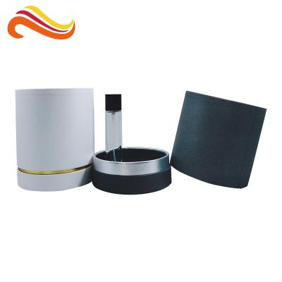 中国 カスタマイズされた金ぱく押しのロゴのボール紙の円形の管シリンダー ギフト用の箱の包装 販売のため