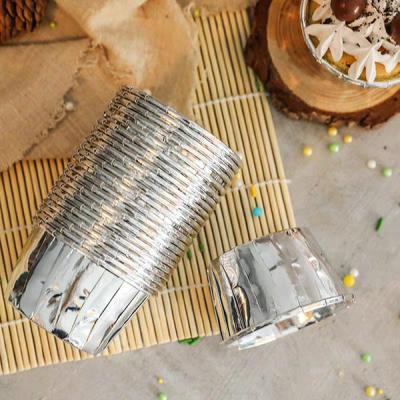 Cina Il doppio ha parteggiato tazze di carta del muffin, la resistenza di olio delle fodere del bigné della stagnola in vendita