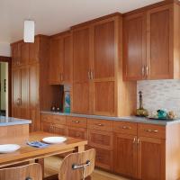 China Brown Shaker Solid Wood Kitchen Cabinet 18mm Plywood RTA Custom Sizes for sale