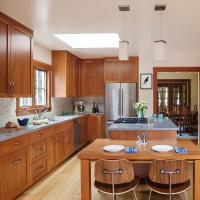 China Brown Shaker Solid Wood Kitchen Cabinet 18mm Plywood RTA Custom Sizes for sale