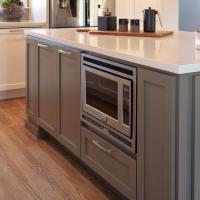 China Customized White Grey Shaker Solid Wood Kitchen Cupboard with 18mm Plywood Carcass and Blum Hardware for sale
