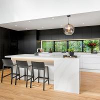 China Custom Black White Modular Kitchen Cabinets Modern Lacquer 18mm MDF DTC Soft Close for sale