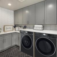 China Custom Dark Grey Shaker Bathroom Cabinet with 304 Stainless Steel Sink 580mm Base Unit for sale