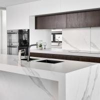 China White Lacquer Timber Veneer L Shape Kitchen Unit 18mm Carcass 12mm Benchtop for sale