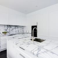China E1 Grade White Lacquer Kitchen Cabinet American Shaker Style 18mm Plywood for sale
