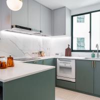 China Gray Blue Lacquer Kitchen Cabinet Set with Sink 18mm MDF Soft Close Hinges for sale