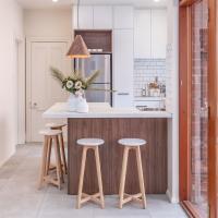 China Matte White Melamine All In One Small Kitchen Cabinet 580mm Base Unit Space Efficient for sale