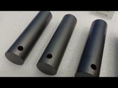 Zwarte SSic keramische op maat gemaakte producten Hoge hardheid Siliciumcarbide keramische staven