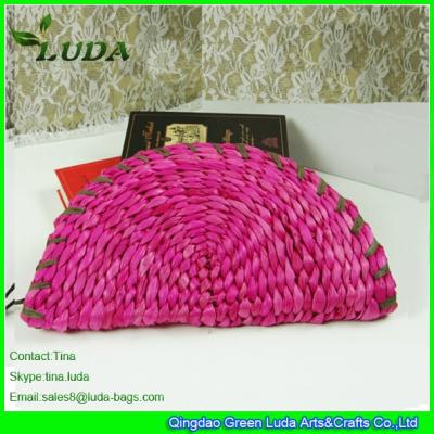 China LUDA Semi Round Straw Cosmetic Bags Fashion Straw Clutches for sale