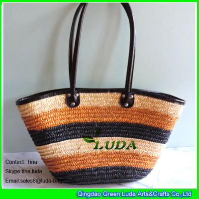 Cina LUDA handmade handbags striped summer wheat straw beach bag totes in vendita