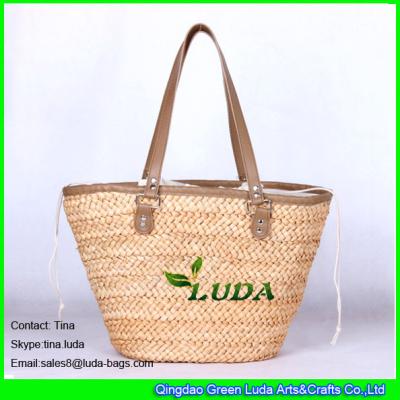Cina LUDA fashion women handbags drawstring string totes corn husk straw beach bag in vendita