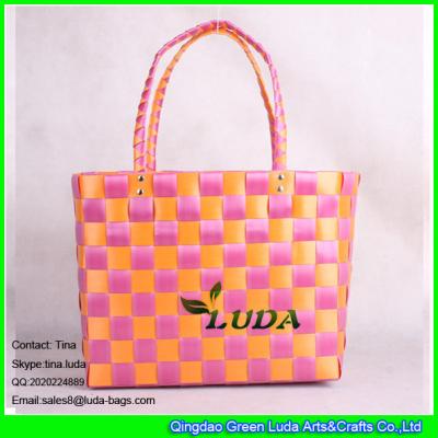 China LUDA mixed color beach totes women plastic beach straw bags for sale