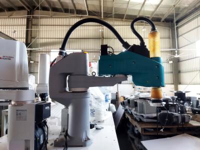 中国 Staubli TS60 中古工業ロボット 4軸 8kgの重荷 販売のため