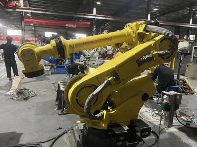 Cina R-2000iB/175L FANUC Robot utilizzato 6 assi per la saldatura a punto di manipolazione del materiale in vendita