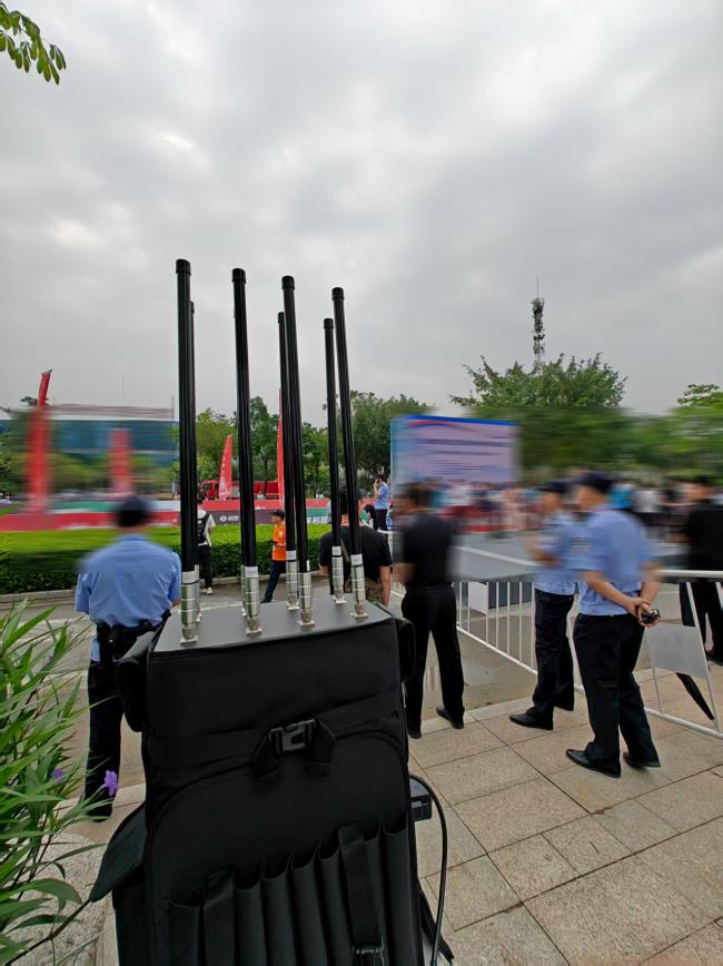 Backpack Drone Jammer Device Image 3